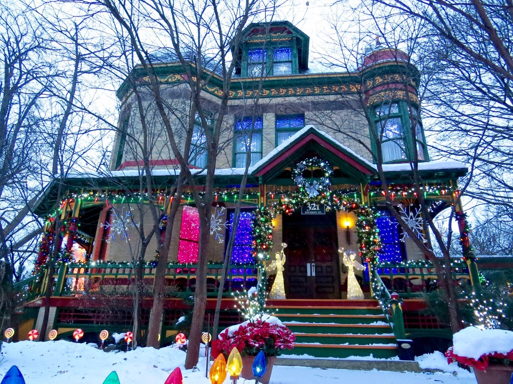 Christmas decorating « How Do You Measure 525600 Minutes?